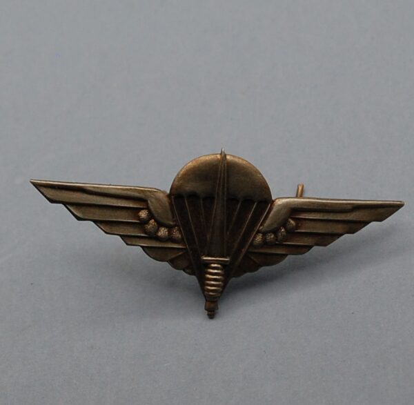 Belgian Parachute Commando Badge (Silver Finish) - Elliott Military